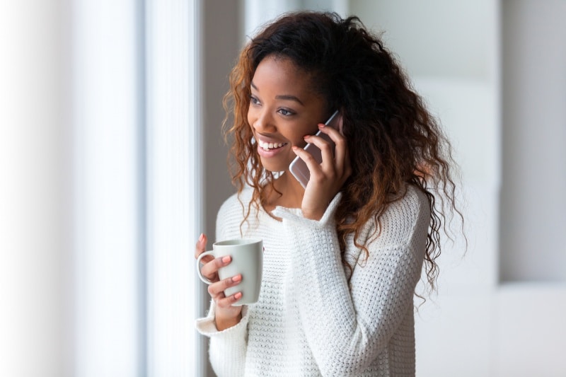 The 8 Dos and Don'ts of Getting On The Phone - Make Him Yours